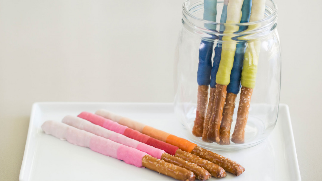 The Wilton Method: Colorful Dipped Cookies and Pretzels by Wilton ...